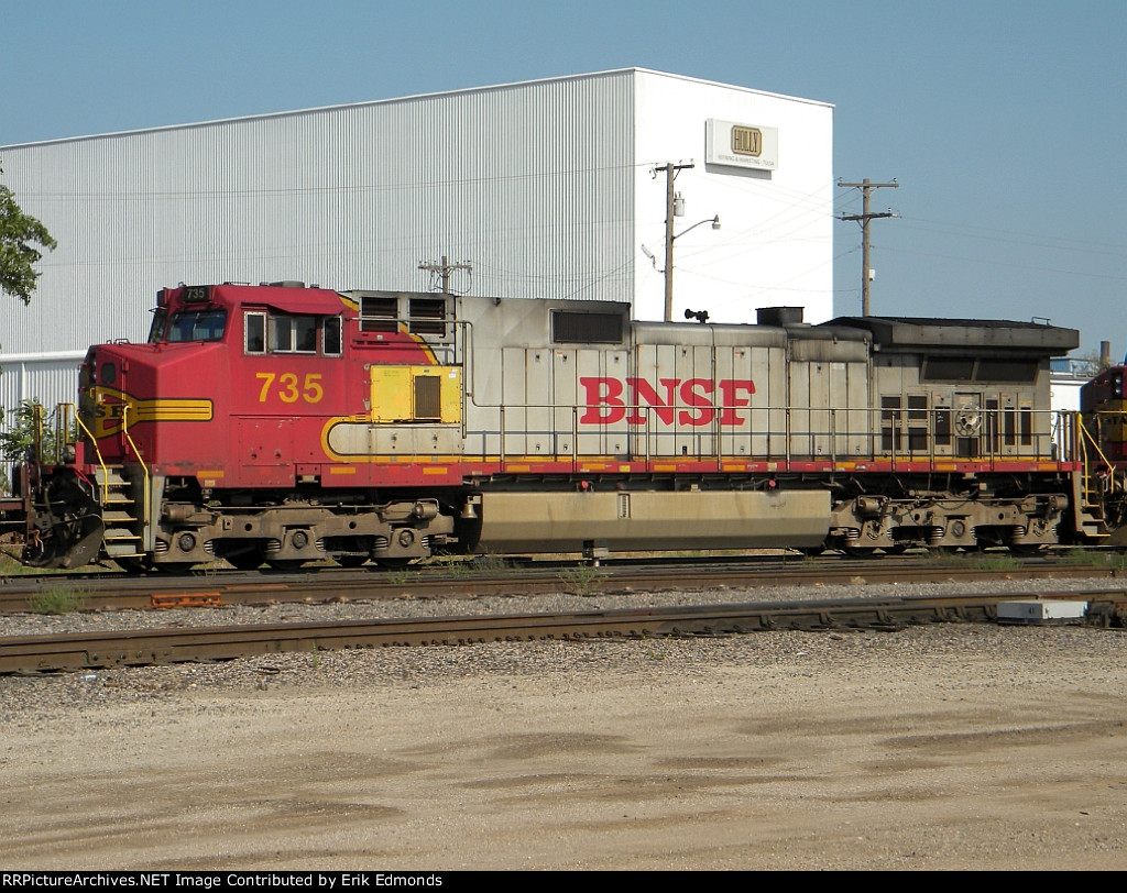 BNSF 735